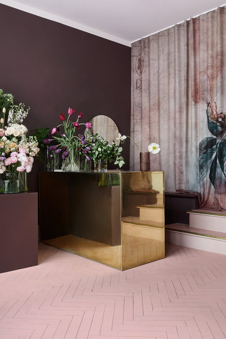 Pale pink bathroom - By Made a Mano.