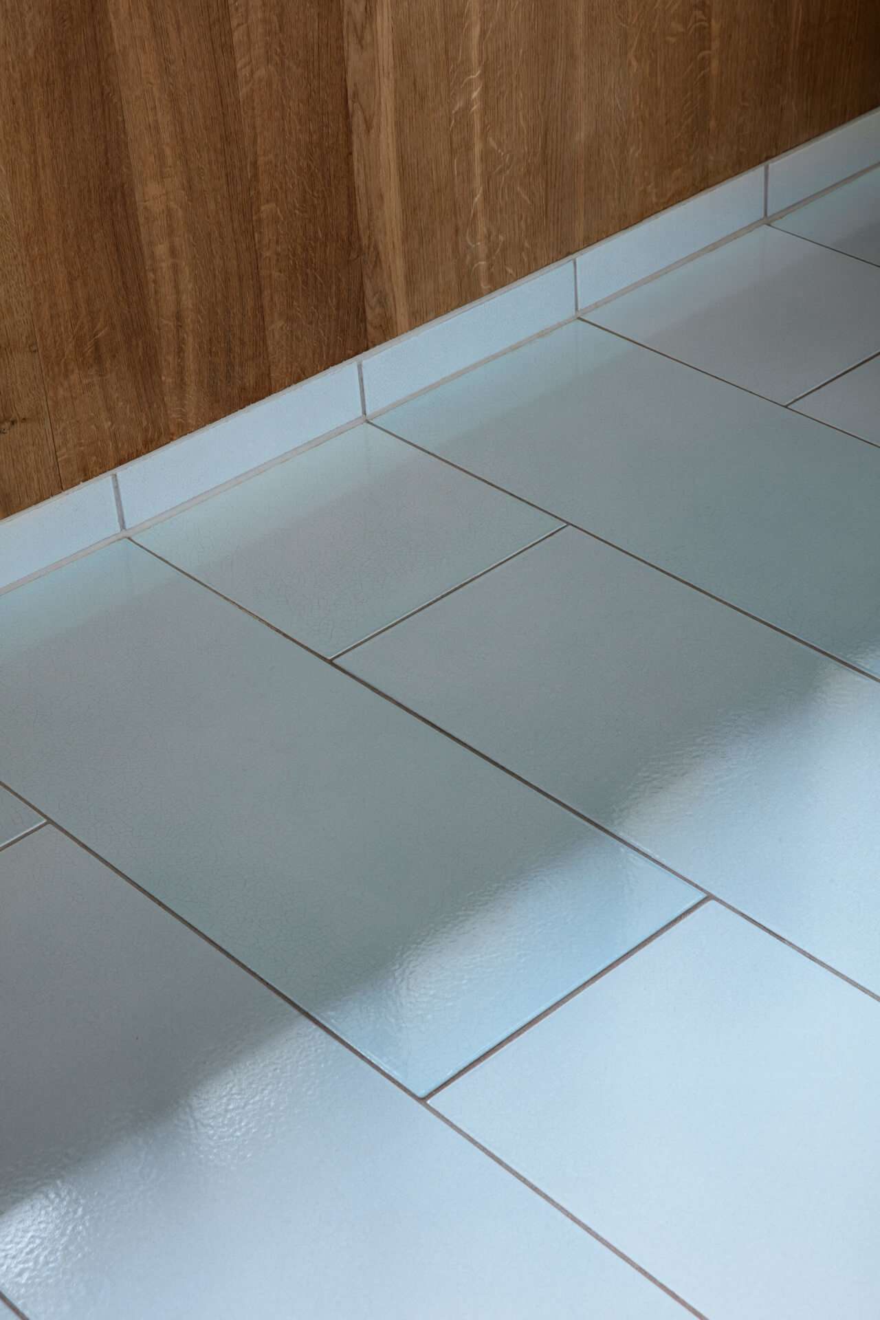 Light blue lava stone bathroom - By Made a Mano.