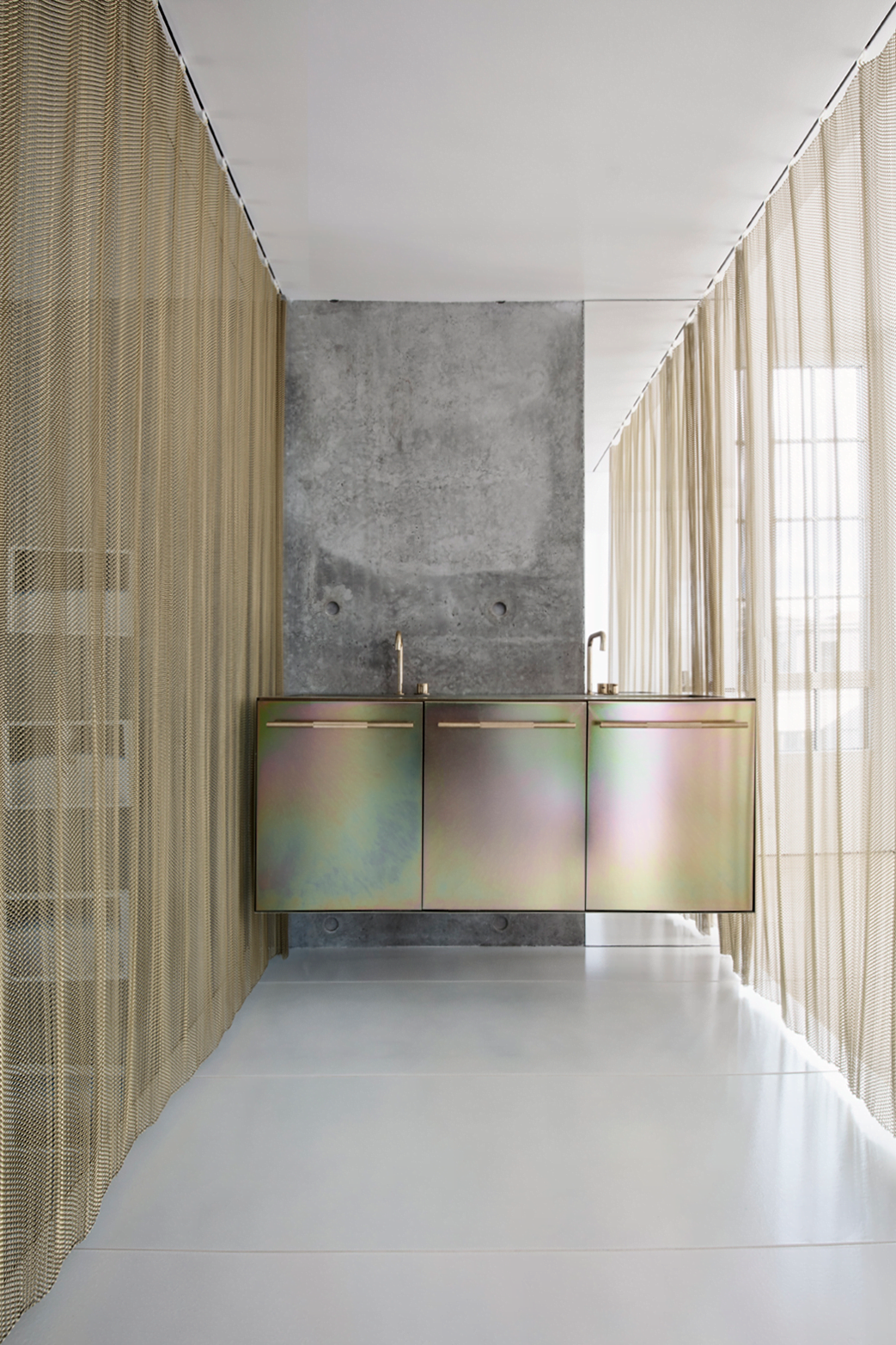 Pure white lava stone bathroom - Made a Mano