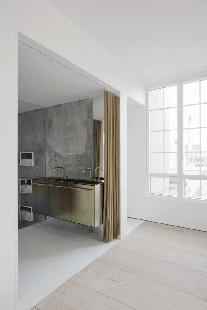 Off-white lava stone kitchen - By Made a Mano.