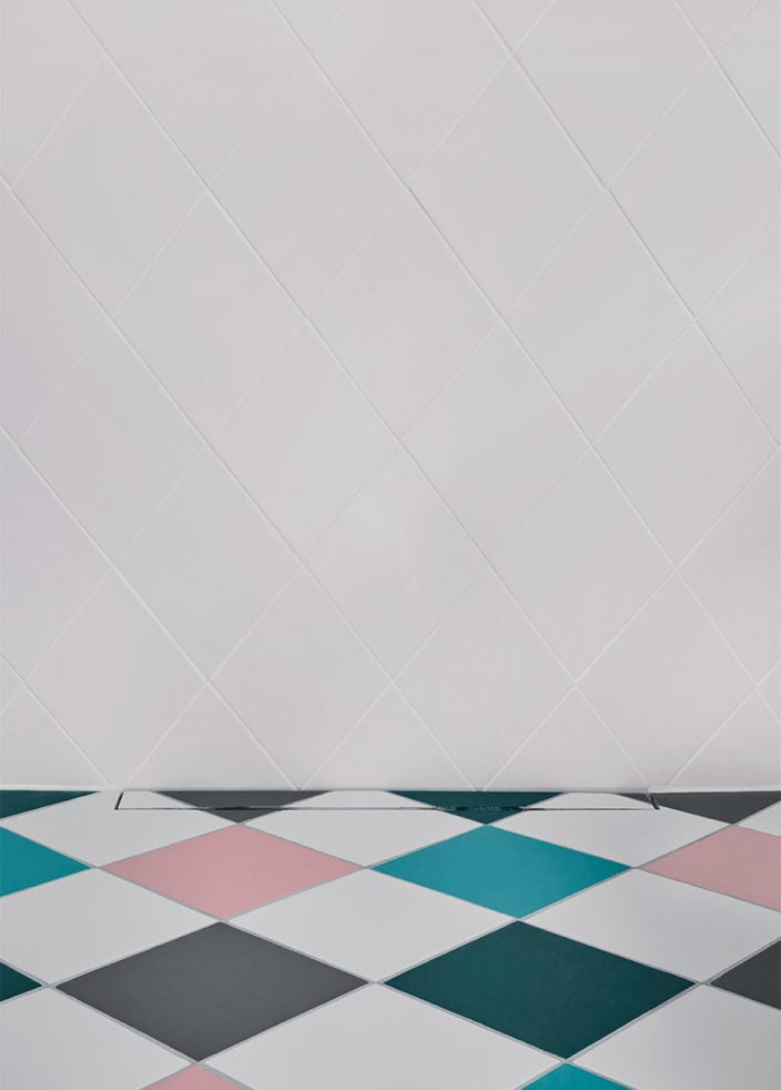 Harlequin stoneware bathroom - By Made a Mano.