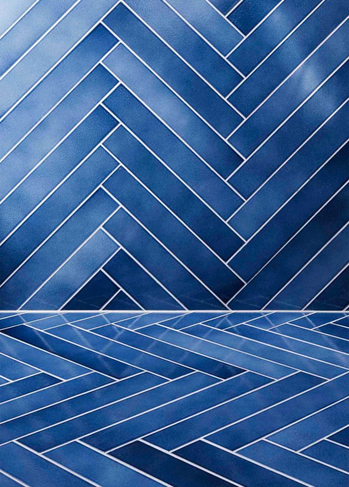 Cobalt blue lava stone bathroom - By Made a Mano.