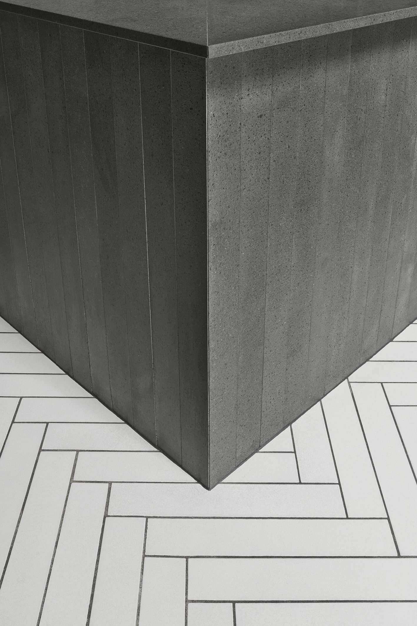 Light blue and white lava stone restaurant - By Made a Mano