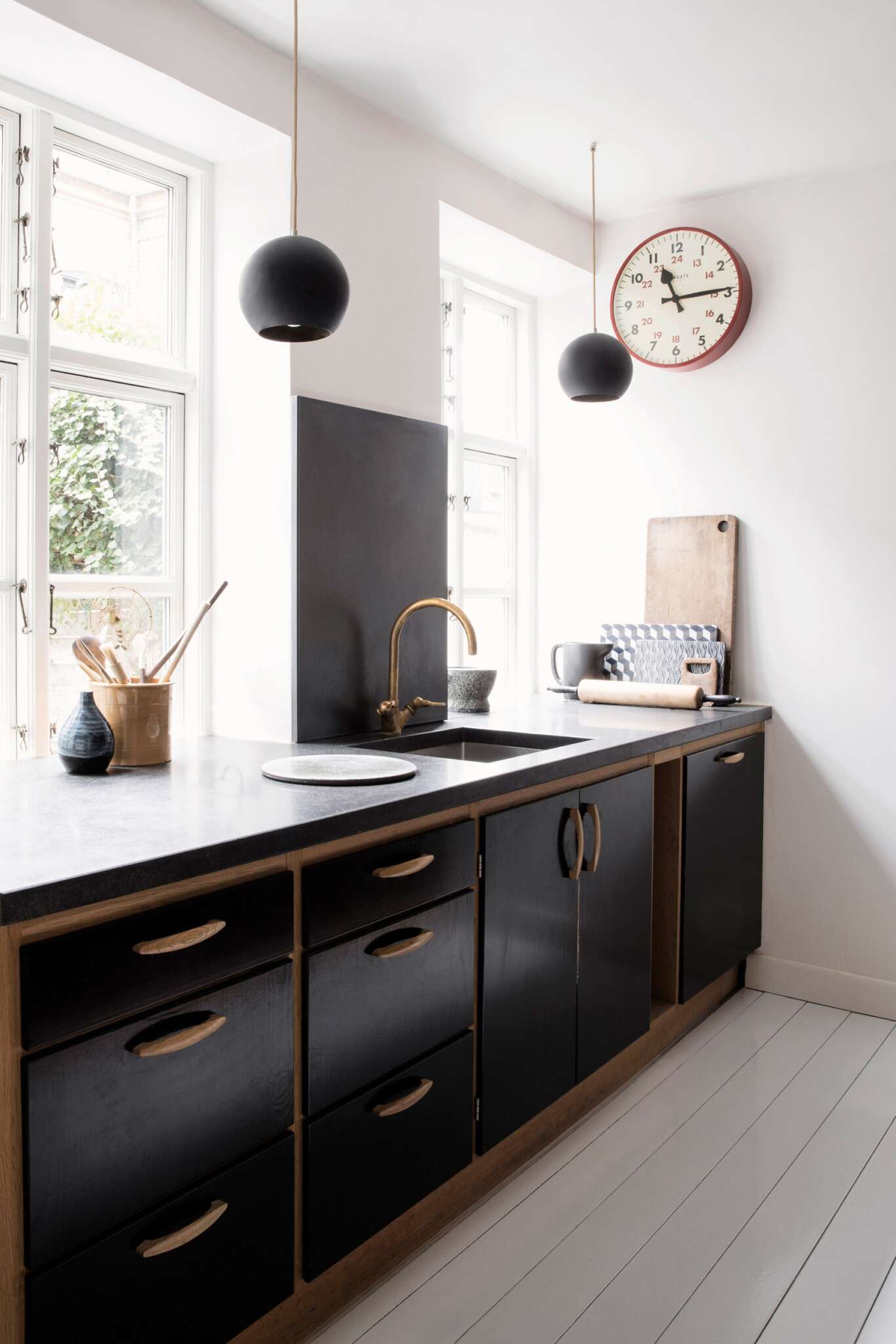 Clover green and white lava stone kitchen - Made a Mano Denmark.
